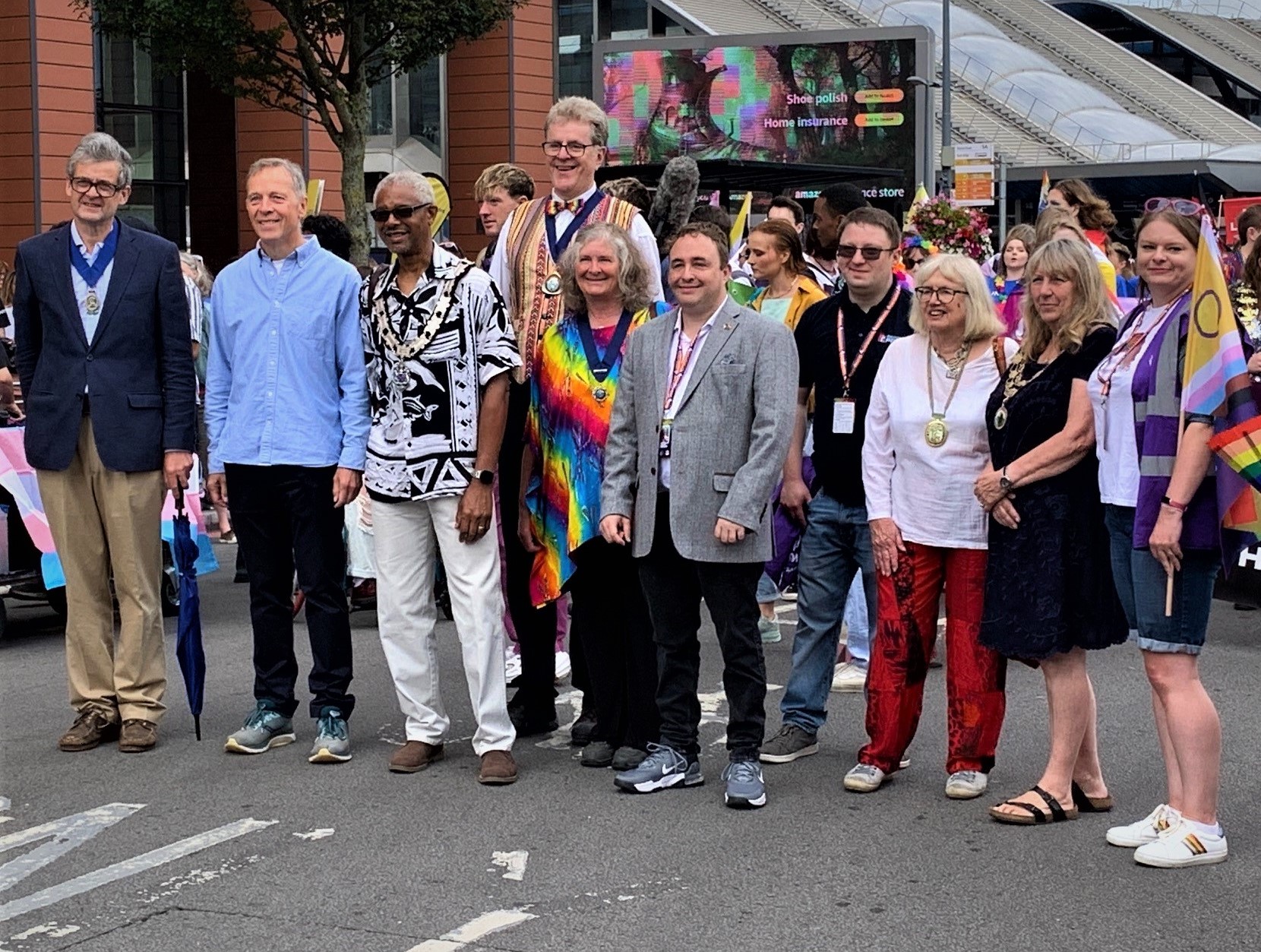 Reading Pride’s Love Unites Parade – Photo – Earley Town Council